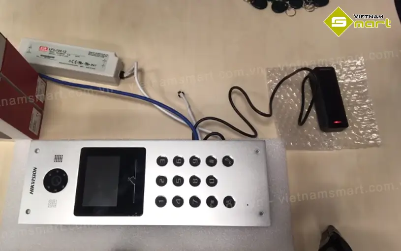 Đầu đọc thẻ EM tần số 125KHz Hikvision DS-K1802E ️