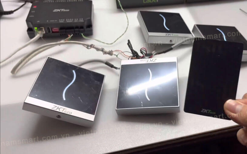 Đầu đọc thẻ cảm ứng ZKTeco ProID20BM-RS - VietnamSmart
