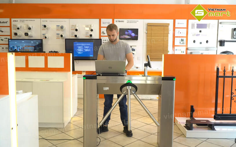 DS-K3G501SX-R/M-Dm55 | Cổng xoay 3 càng giá rẻ ️